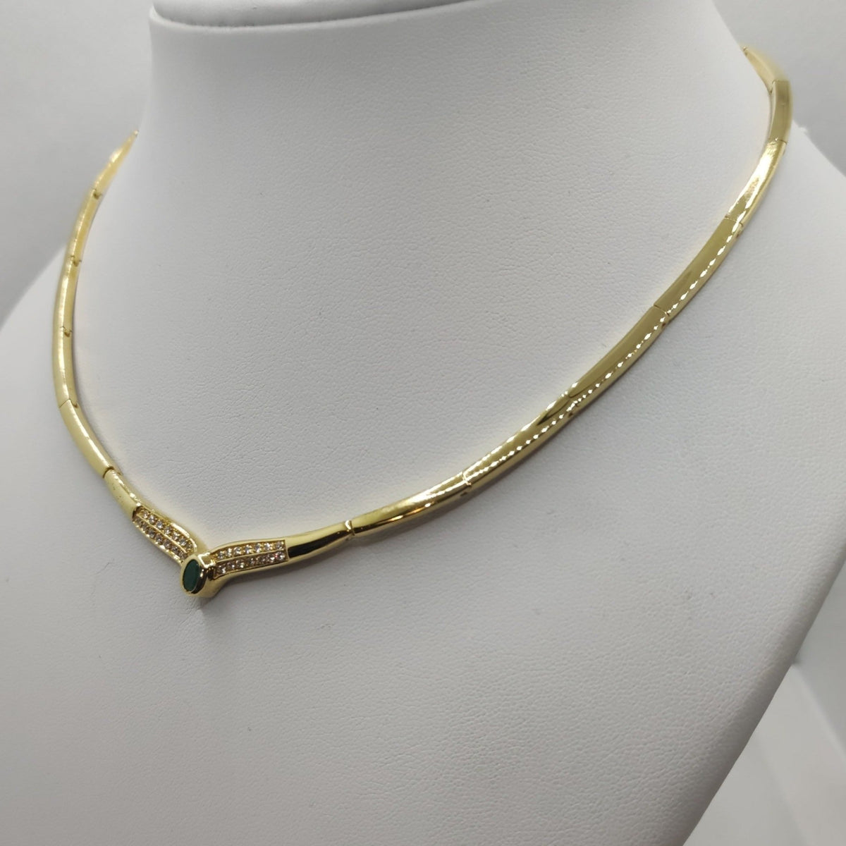 Collana oro 18k girocollo rigido con smeraldo e zirconi 26 gr ...